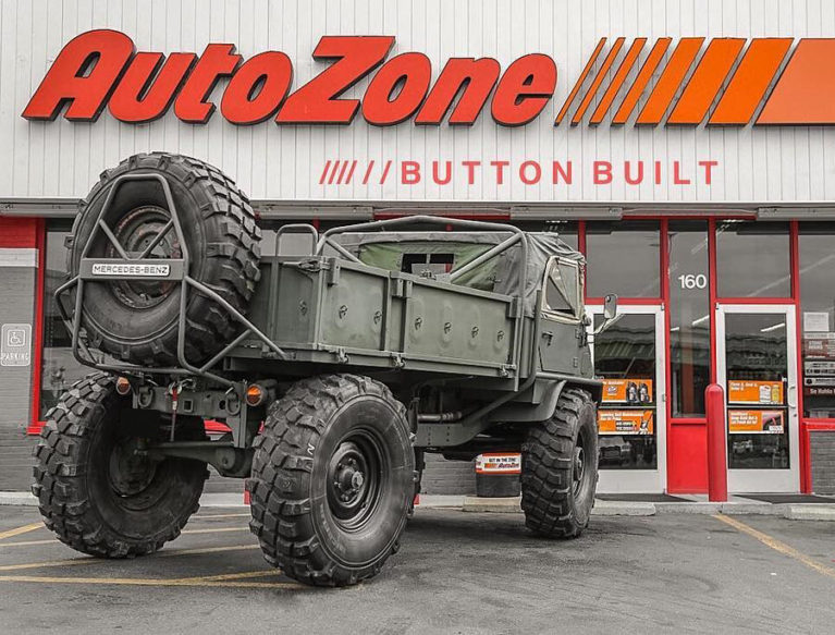 Custom Unimog 404 Off Road Rig on the US Streets