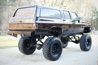 Lifted Chevy Suburban 2500 rock crawler - picture gallery