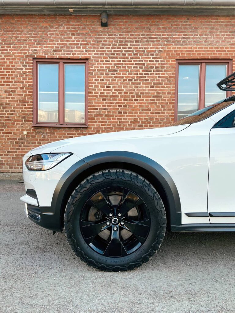 Lifted 2018 Volvo V90 Cross Country With Off-road Mods from Sweden ...