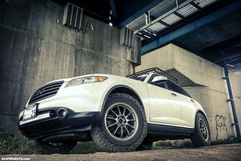 Lifted Infiniti FX35 on 33s Wearing an Off road Outfit