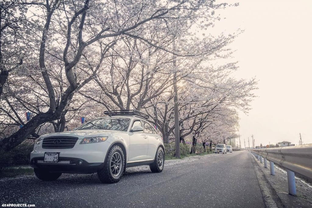 Lifted Infiniti FX35 on 33s Wearing an Off road Outfit