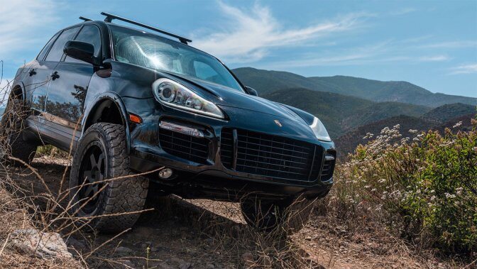 Lifted Porsche Cayenne Turbo S on 33 Inch Off-road tires