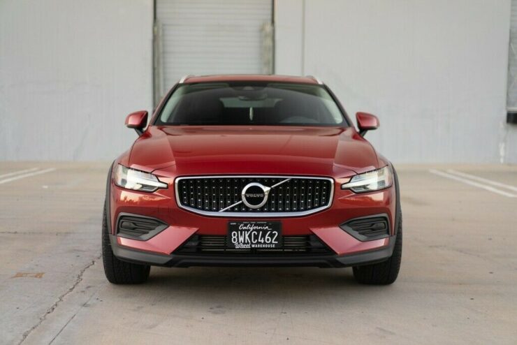 Adventure Wagon - Volvo V60 Cross Country With Off-road Wheels