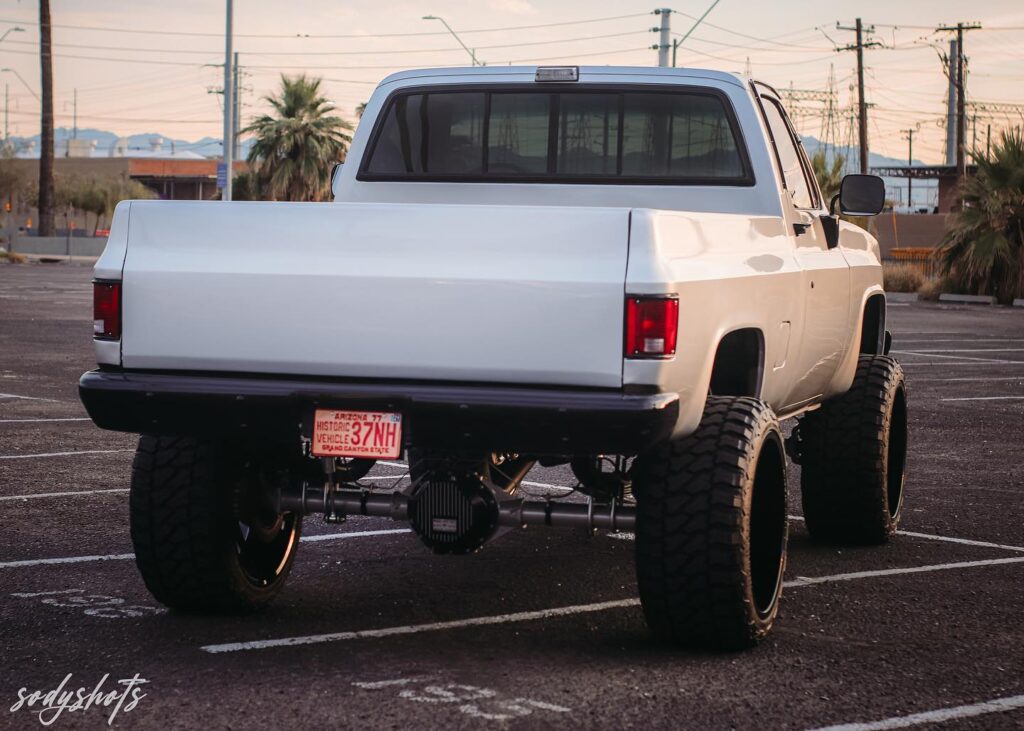 Fitment Guide: Chevy K10 on 24x14 Rims Wrapped in M/T Mud Tires ...