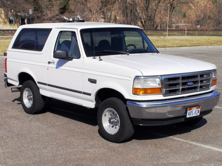 Professionally built OBS Ford Bronco Prerunner Project - offroadium.com