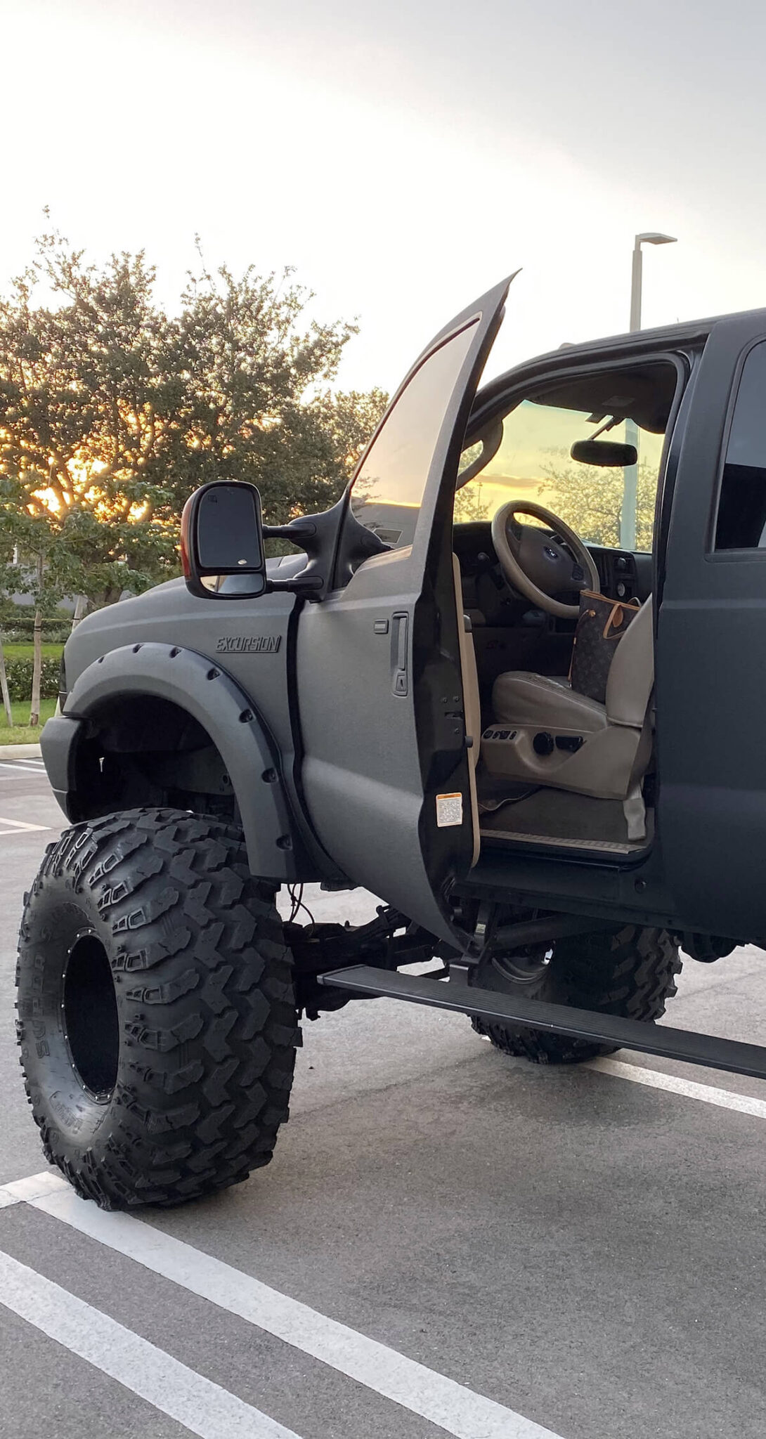 Lifted 2004 Ford Excursion Monster Truck On 49” Super Swampers ...