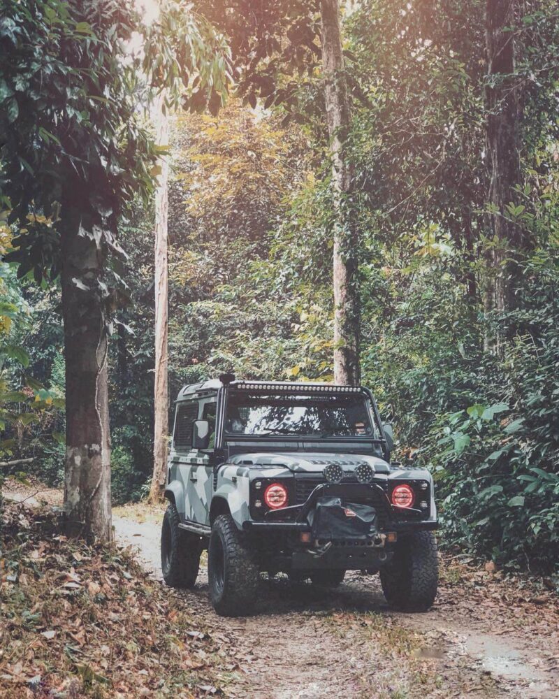 Lifted 1st gen Land Rover Defender 90 Off Road Build on 33" Tires ...