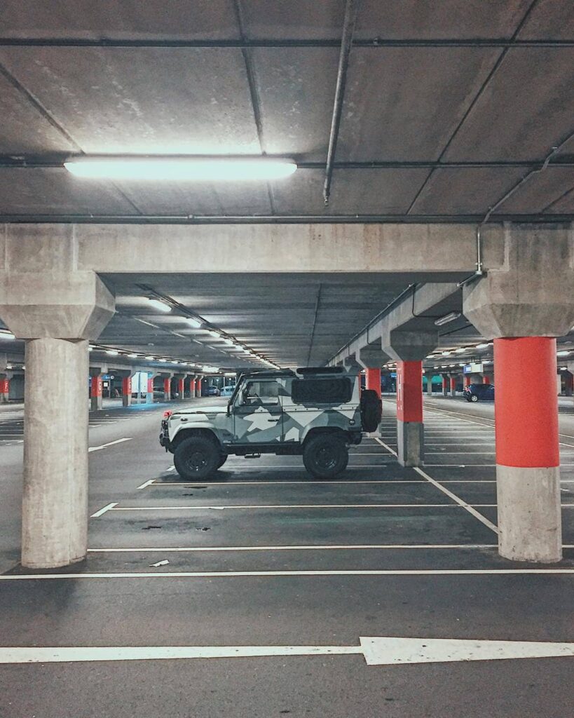 Lifted 1st gen Land Rover Defender 90 Off Road Build on 33" Tires ...