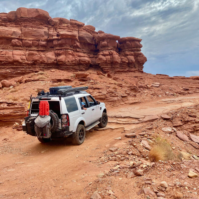 Lifted Land Rover Discovery 4 - Modern Off-roader With The Camel Trophy ...
