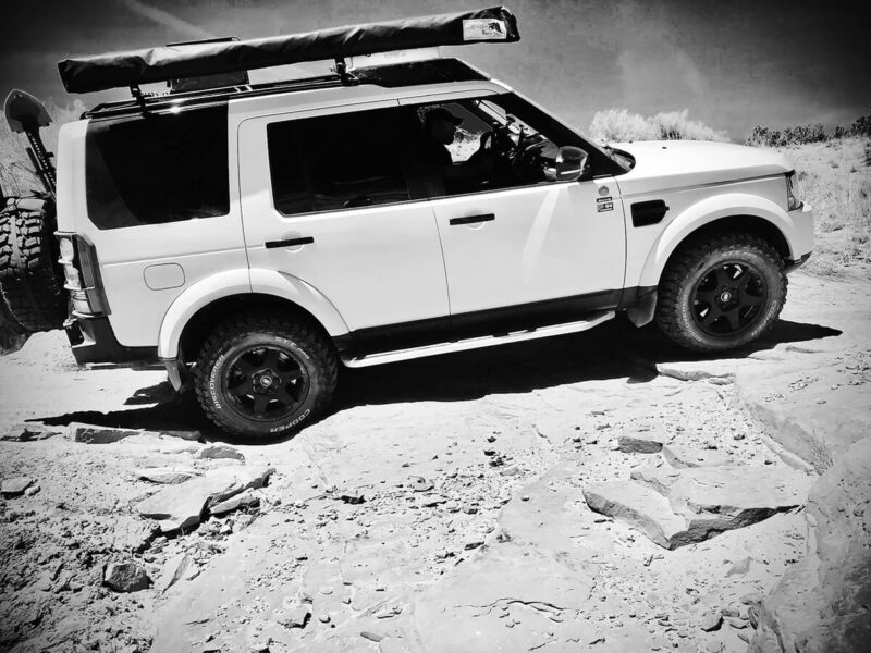 Lifted Land Rover Discovery 4 - Modern Off-roader With The Camel Trophy ...