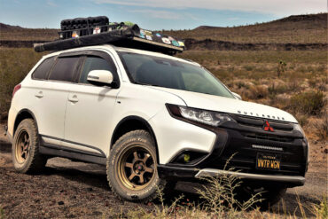 Lifted Mitsubishi Outlander With Off-road Mods - Living Up to Its Name
