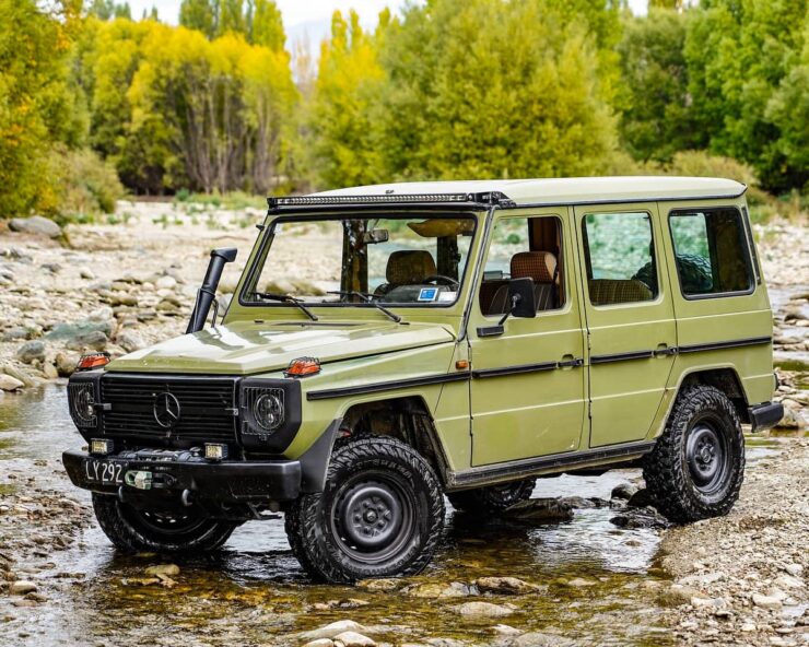 Military Green Mercedes G280 GE W460 classic 4x4 G-wagen - offroadium.com