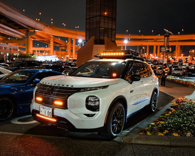 2023 Mitsubishi Outlander off-road style build on All terrain Tires ...