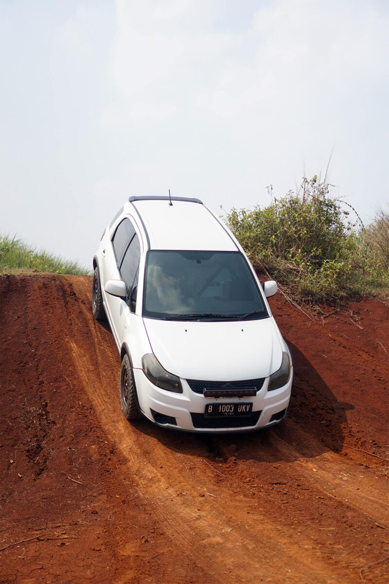 Lifted Suzuki SX4 With Off-road Tires – the Evolution From Rally to ...