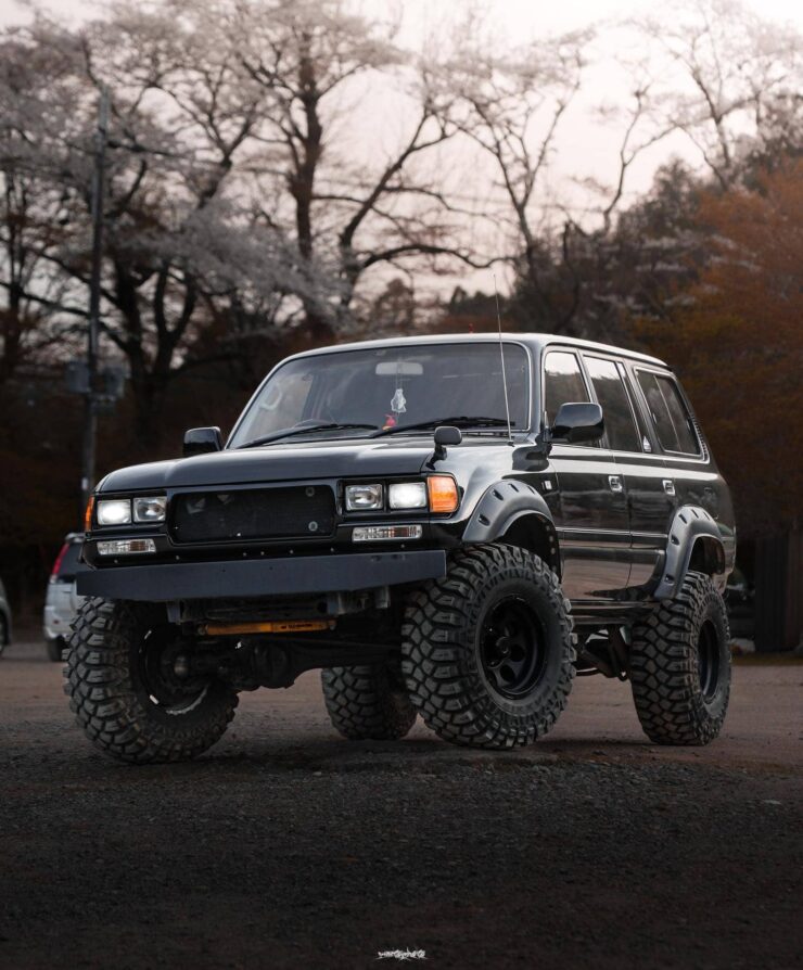 Old School JDM Toyota Land Cruiser 80 from Japan on 35s & 2" Lift - offroadium.com