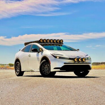 5th gen Toyota Prius Off-road Build With a Lift - Eco Goes Wild