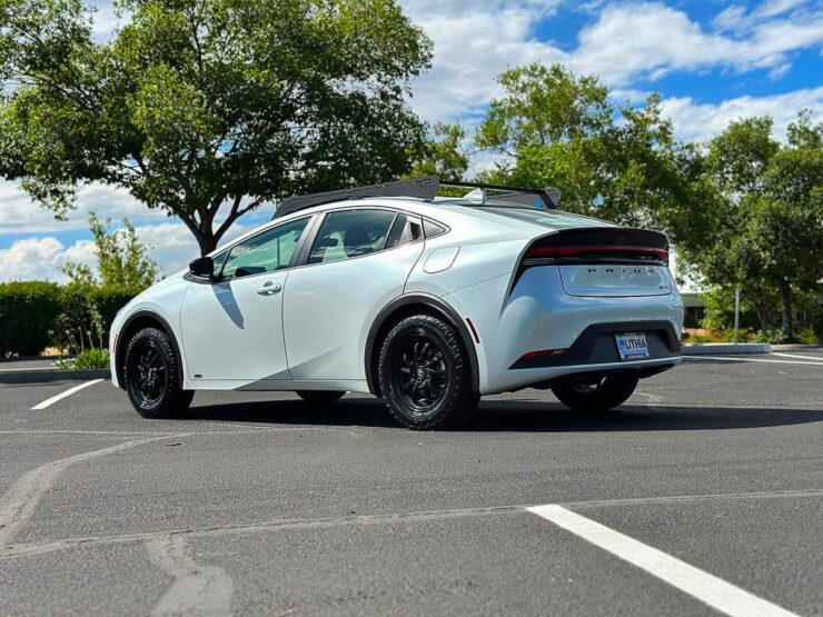 5th gen Toyota Prius Off-road Build With a Lift - Eco Goes Wild