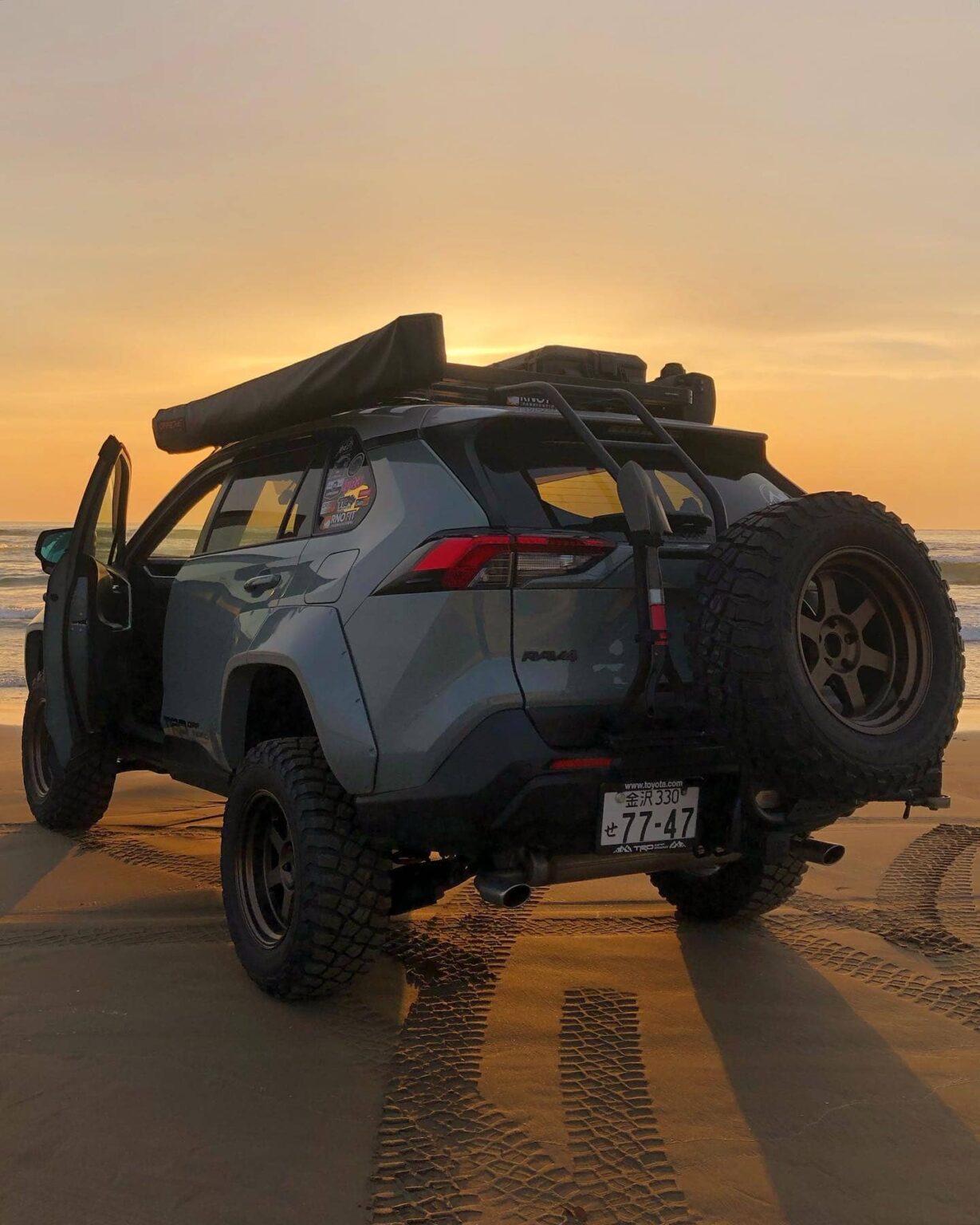 Toyota Rav4 With Wide Fender Flares and 31” Offroad Tires - offroadium.com
