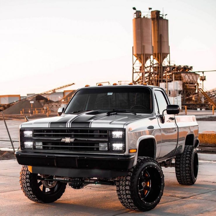 Fitment Guide: Chevy K10 on 24x14 Rims Wrapped in M/T Mud Tires ...