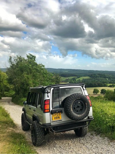 Lifted Land Rover Discovery 2 TD5 on 35s – Overland Rig from UK