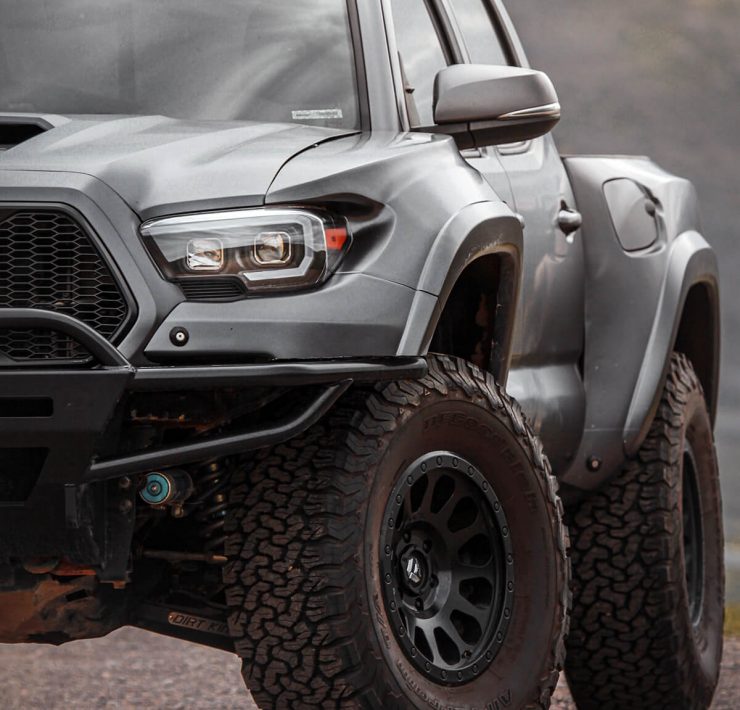DIY Baja Style Toyota Tacoma Prerunner Built to Go Places - offroadium.com