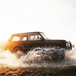 Vintage Overlander - Lifted Range Rover Classic 3-Door on 33 Off-road Tires