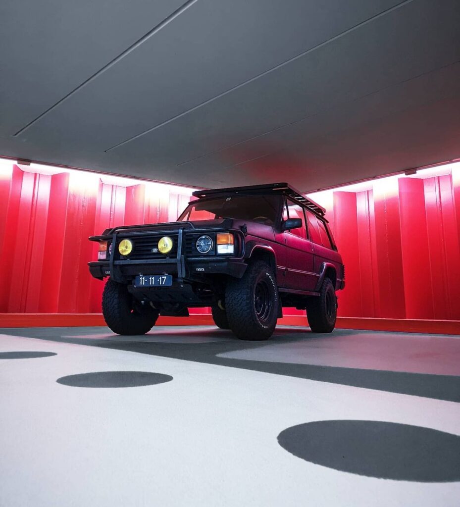 Vintage Overlander - Lifted Range Rover Classic 3-Door on 33 Off-road Tires