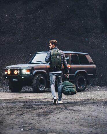 Vintage Overlander - Lifted Range Rover Classic 3-Door on 33 Off-road Tires